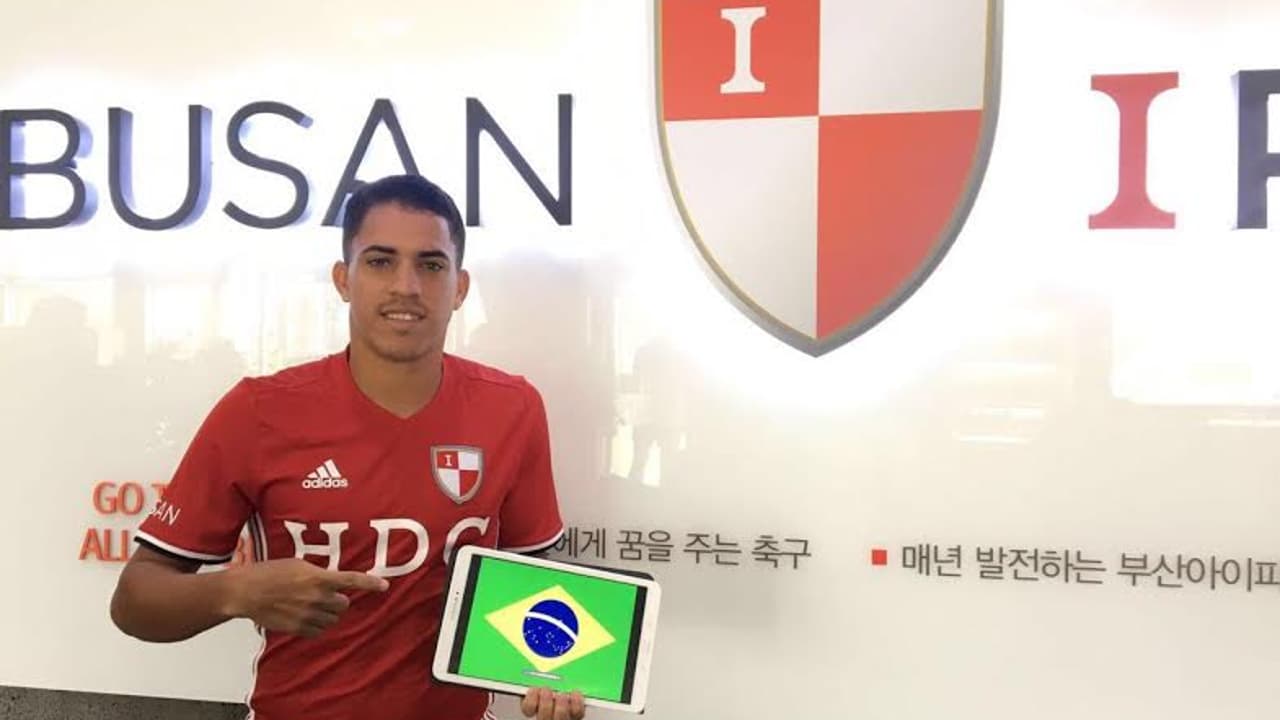 Emprestado pelo Bahia, Rômulo é apresentado por time da Coreia