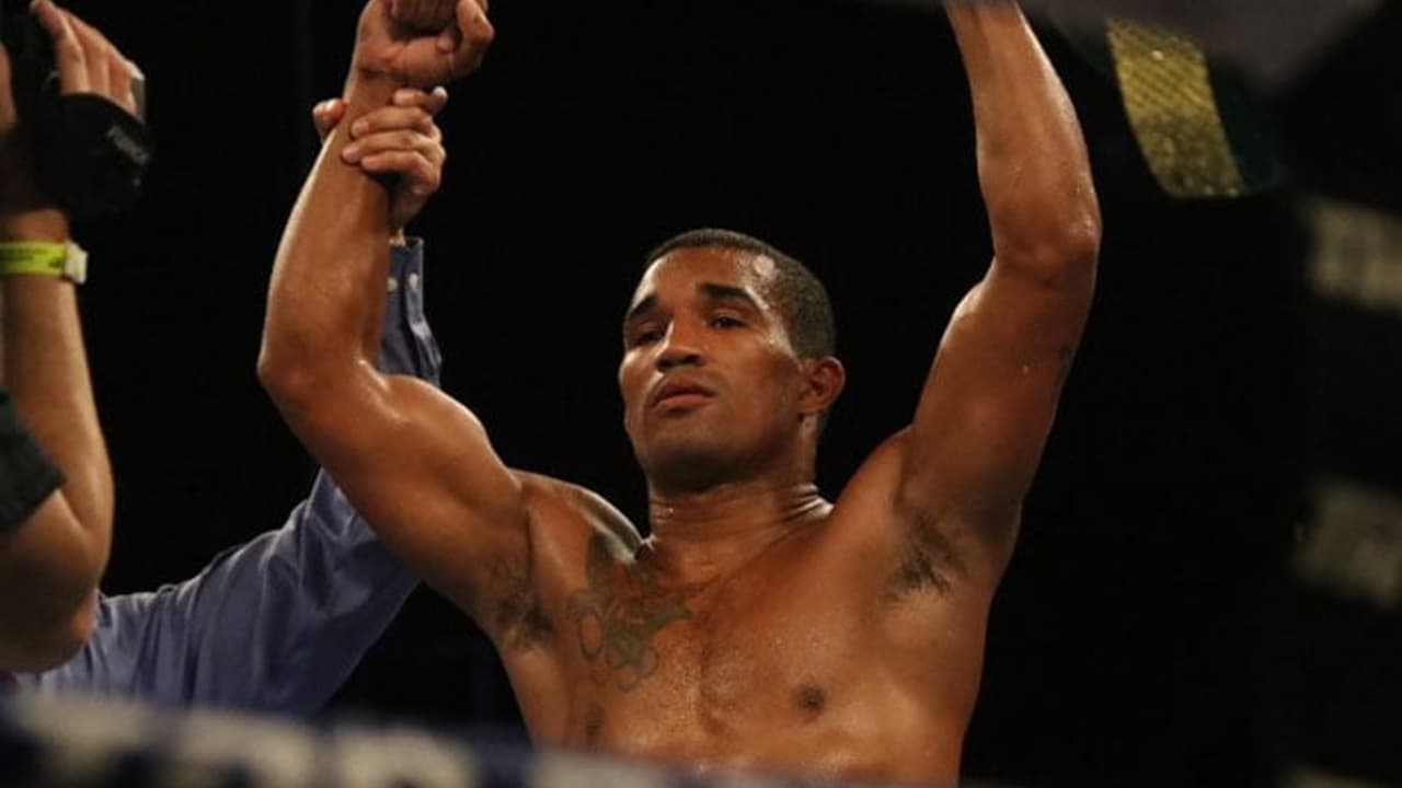Boxeador Esquiva Falcão tem novo treinador