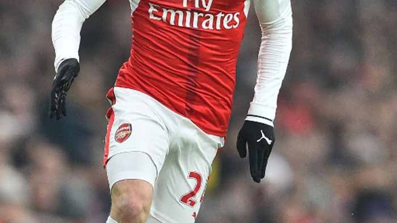 Polivalente! Lateral do Arsenal entra na mira da Juventus para janeiro