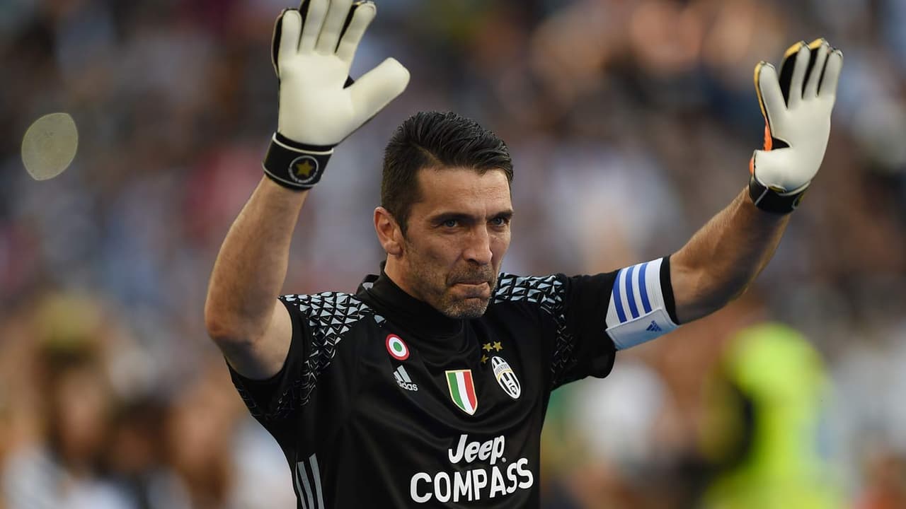 Buffon destaca Neymar Jr como melhor entre gerações de craques