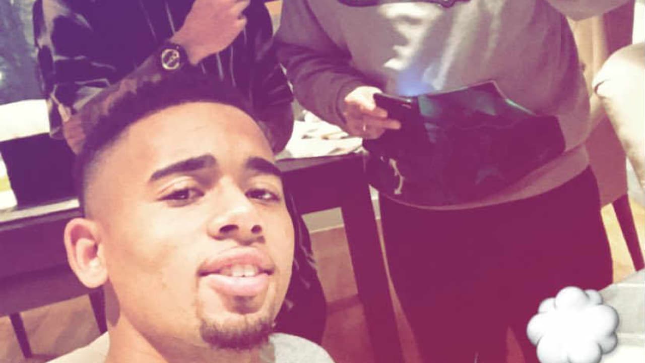 Gabriel Jesus faz nova tatuagem em Manchester - Lance!