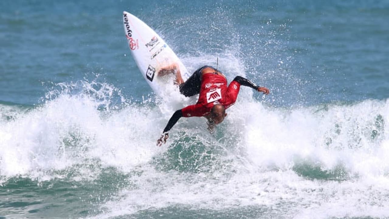 Brasileiro fecha etapa da Califórnia em 3° e se aproxima da elite do Surf