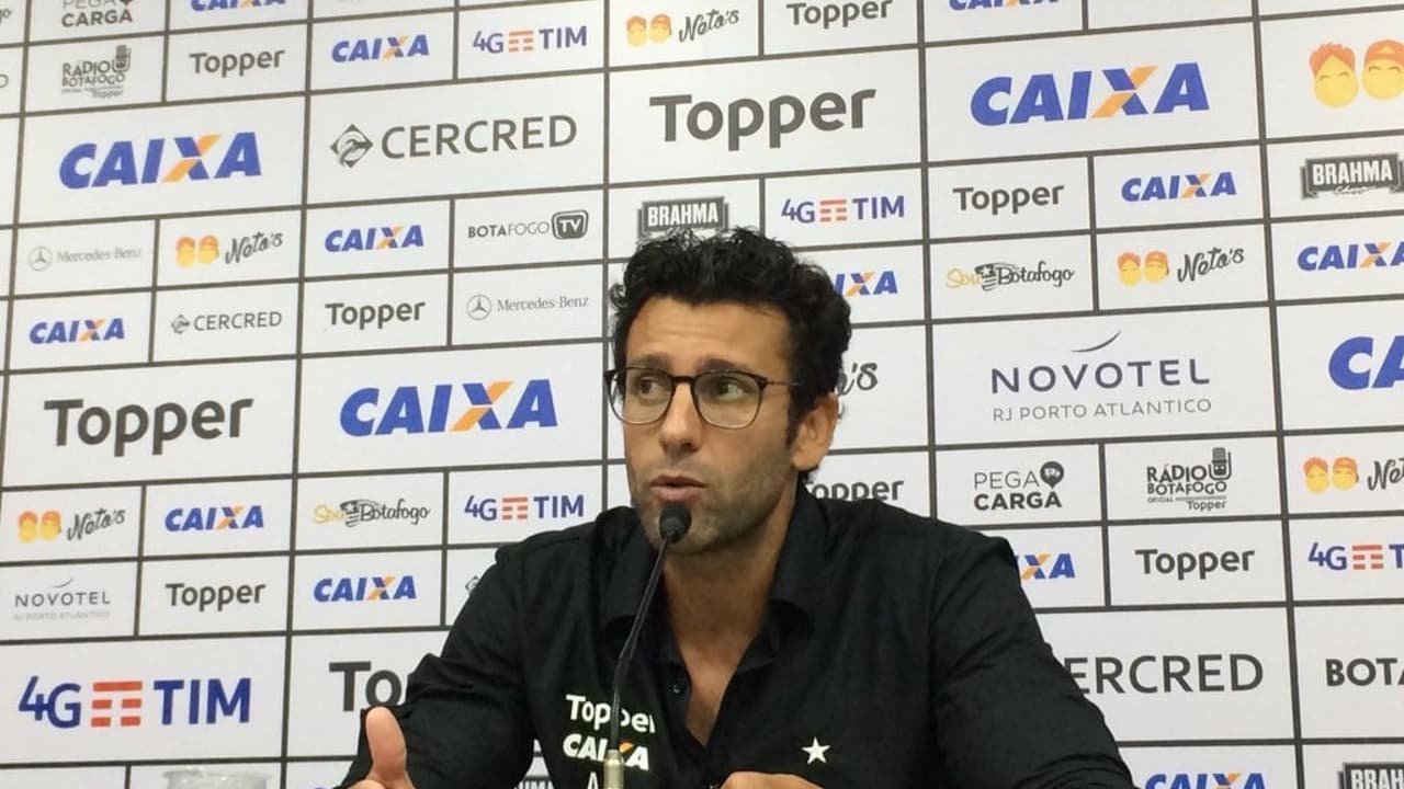 Valentim dá detalhes da evolução do Botafogo e fala sobre o clássico ...