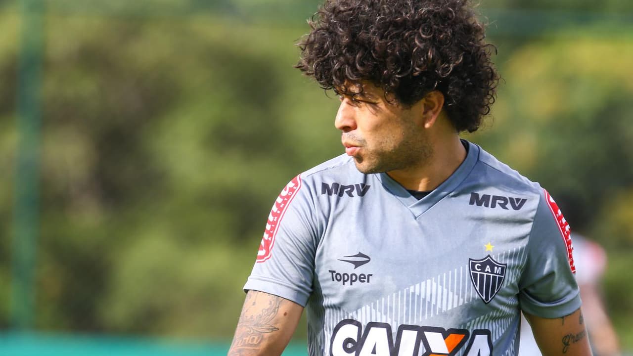 Luan destaca desempenho do time antes da parada da Copa do Mundo - Lance!