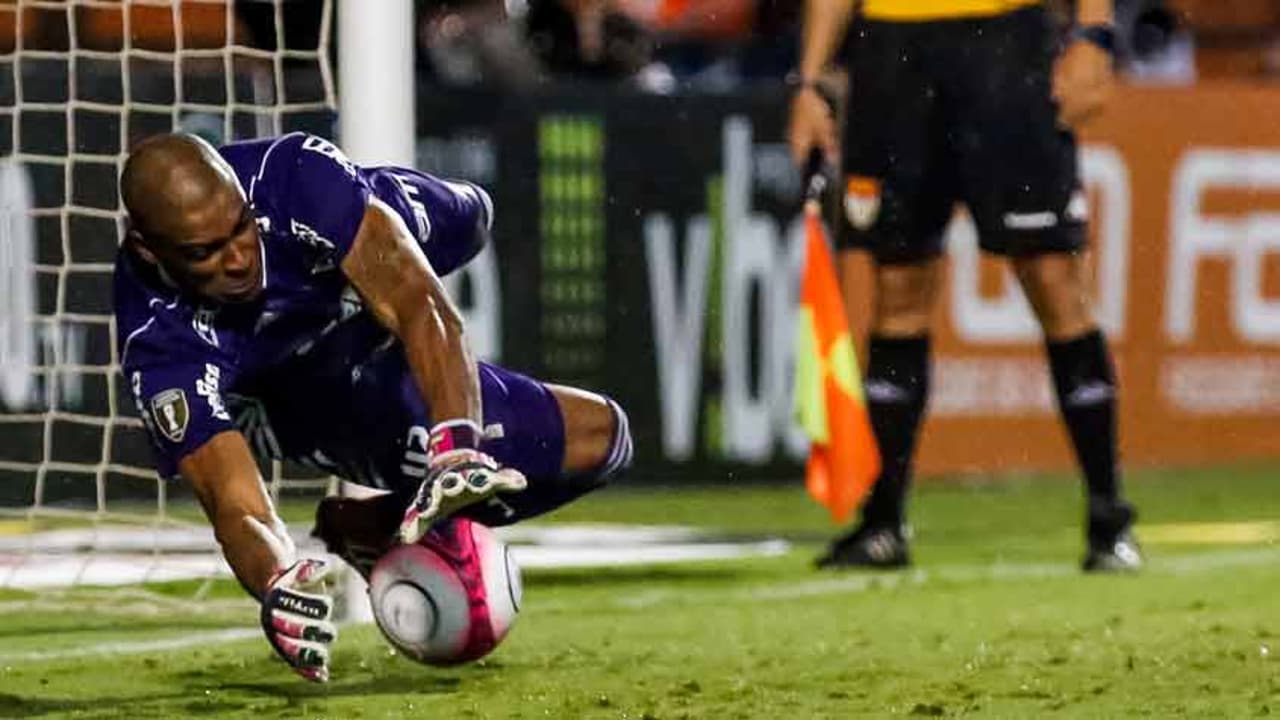 Jailson recebe mensagem de Marcos e dedica classificação ao ídolo