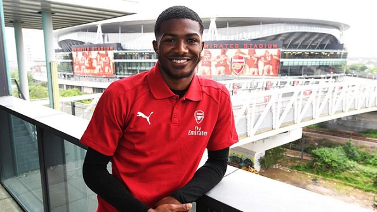No clube desde os nove anos, Maitland-Niles renova com o Arsenal