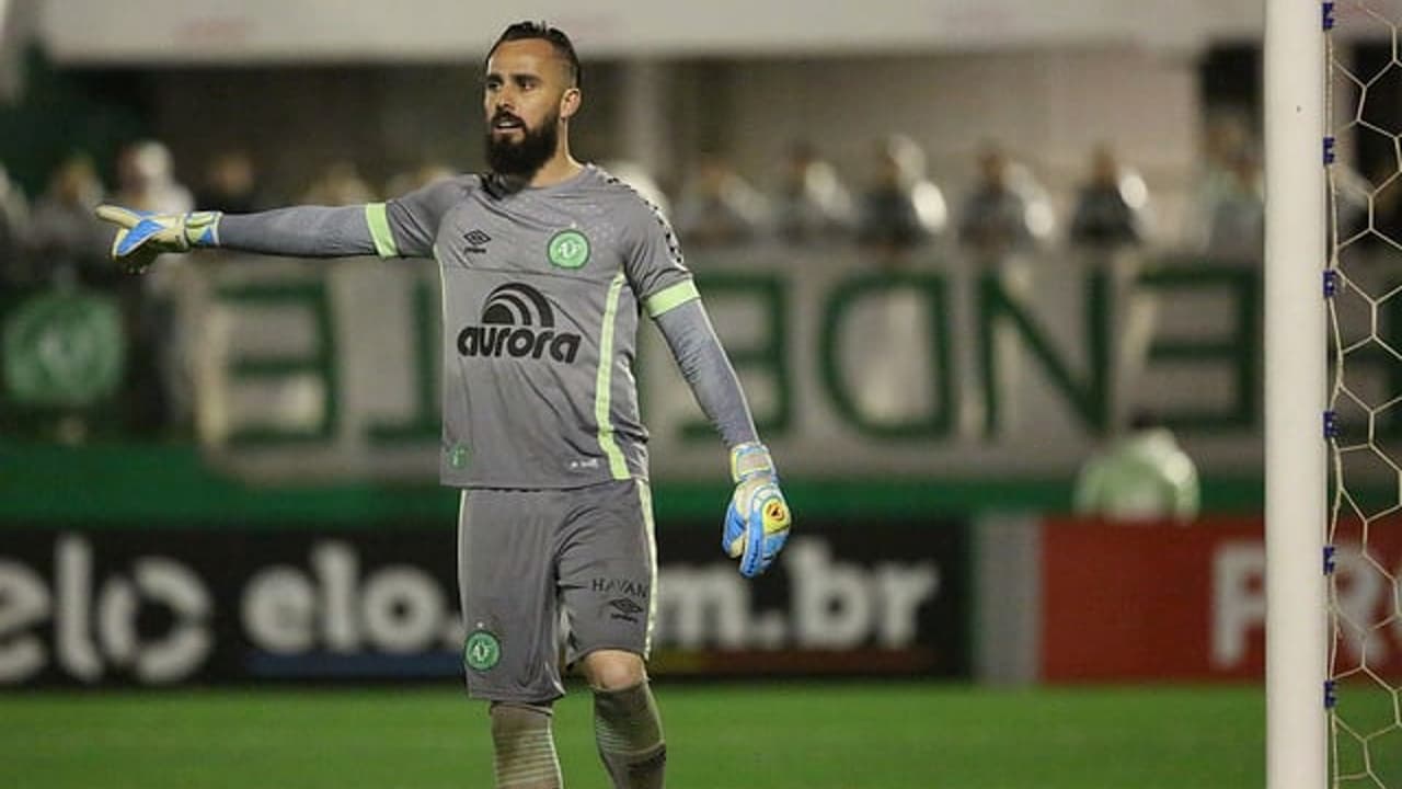 Em dois anos, Jandrei sai da segunda divisão de SC e vira herói na ...
