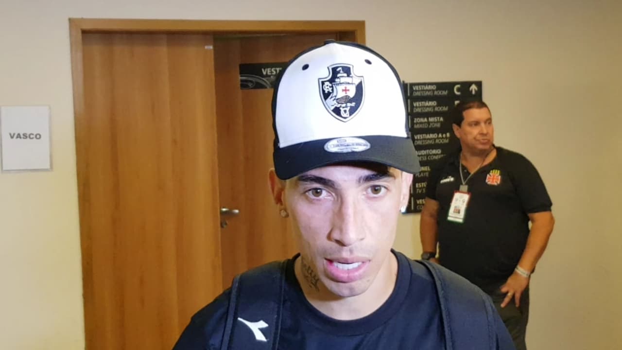 Rildo retorna após seis meses, se emociona e agradece ao Vasco