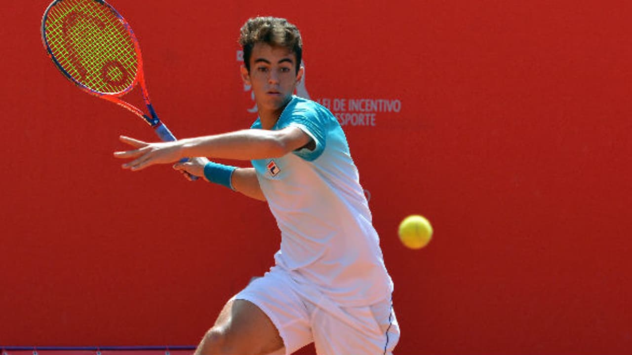 João Loureiro sente lesão e abandona em Villena, na Espanha - Lance!