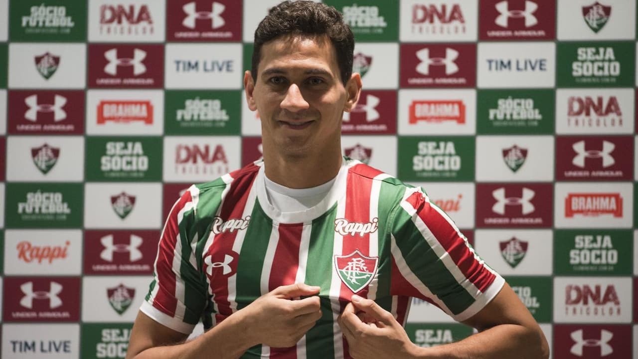 Ganso é apresentado no Flu, pega a '10' e diz: 'É um orgulho estar aqui ...