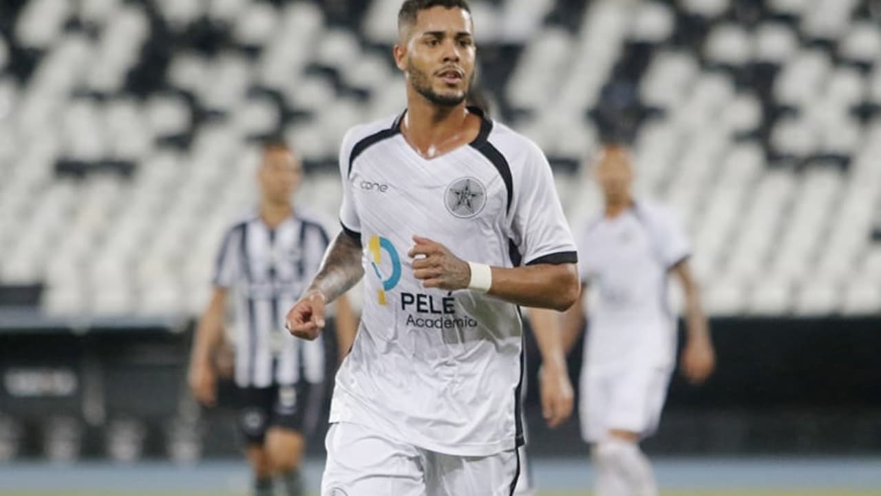 Alvo do Botafogo, Maxwell encaminha acerto com clube sueco - Lance!