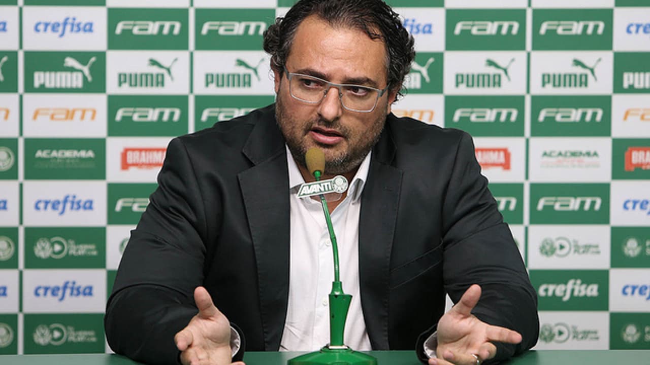 Alexandre Mattos faz balanço dos 5 anos à frente no Palmeiras; veja nota