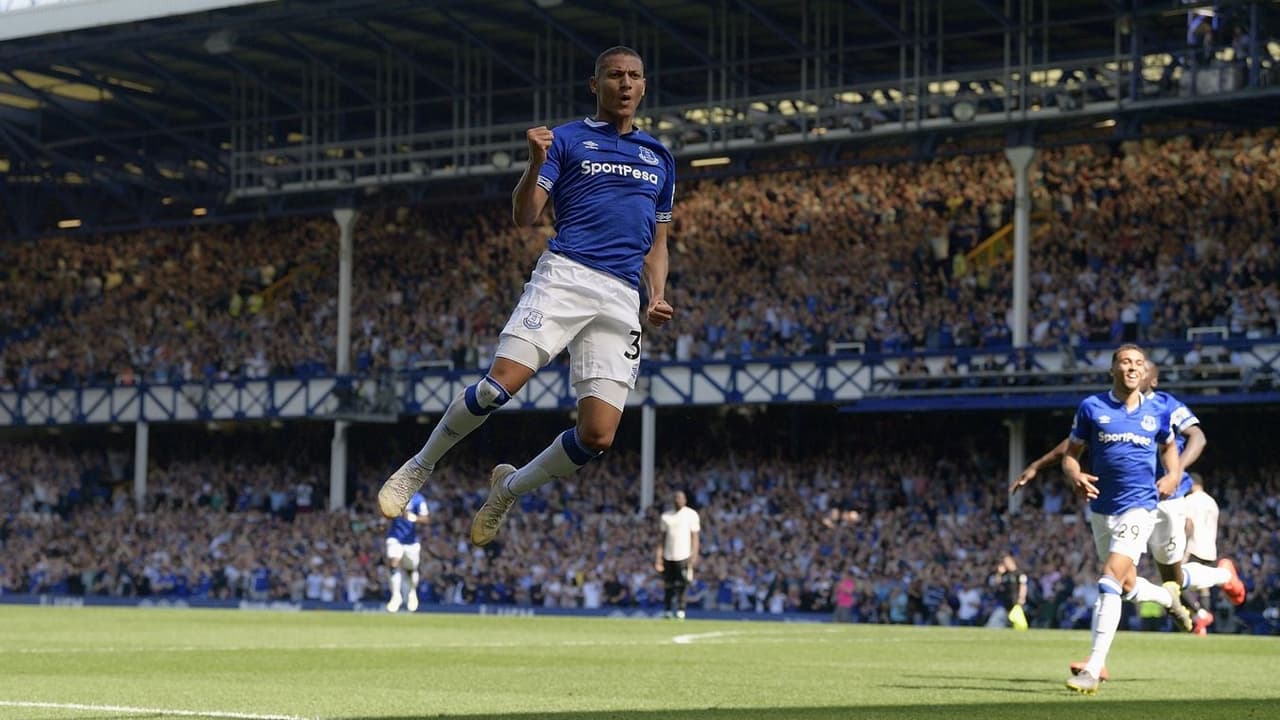 Em clima de Páscoa, Everton dá chocolate no United pelo Inglês