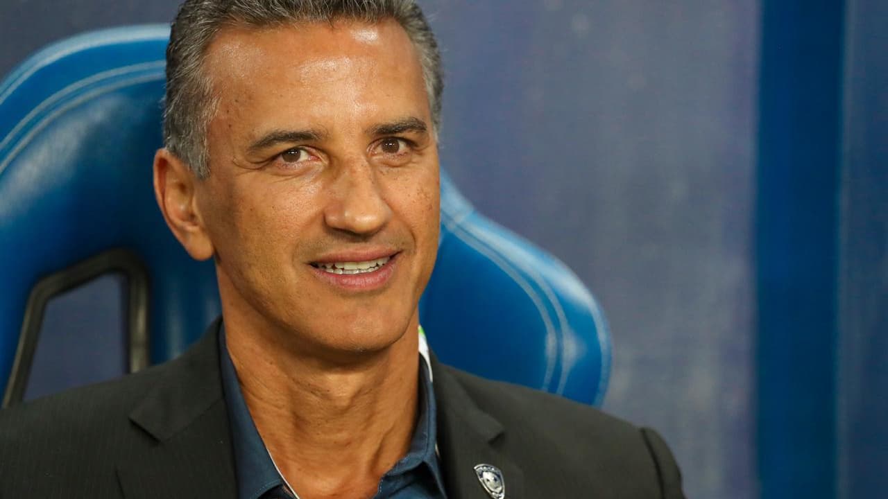 Carreira na Ásia, sonho por seleção e evolução do futebol brasileiro ...