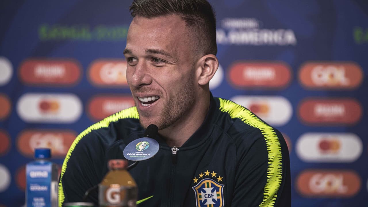 Arthur diz o que mudou desde a saída do Grêmio e sonha com gol na Arena ...