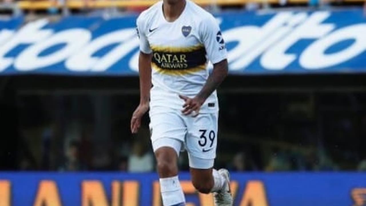 Cruzeiro segue monitorando o volante argentino Agustín Almendra - Lance!