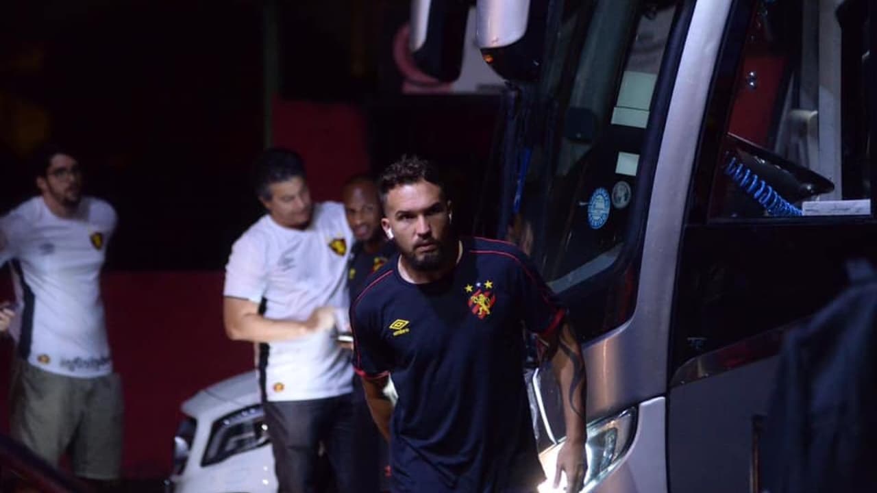 Vibrando com estreia como titular, William Farias já analisa próximo ...