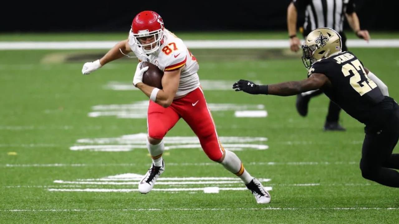 Travis Kelce assume culpa por lance que lesionou Xavier Worthy