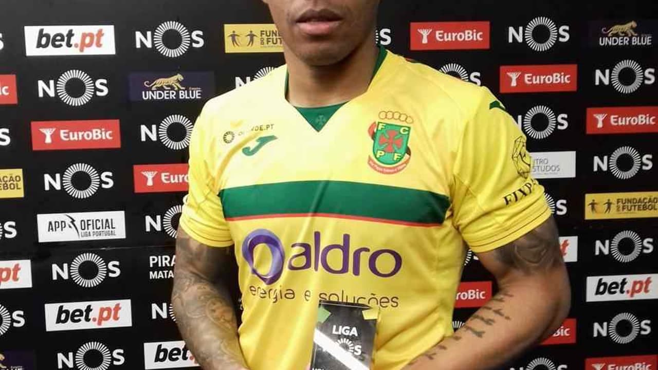 Douglas Tanque marca em dose dupla e se torna o segundo maior ...