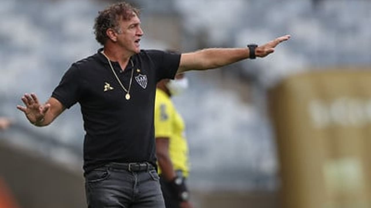 Allan de zagueiro, Rabello no ataque: torcedores do Galo pedem demissão ...