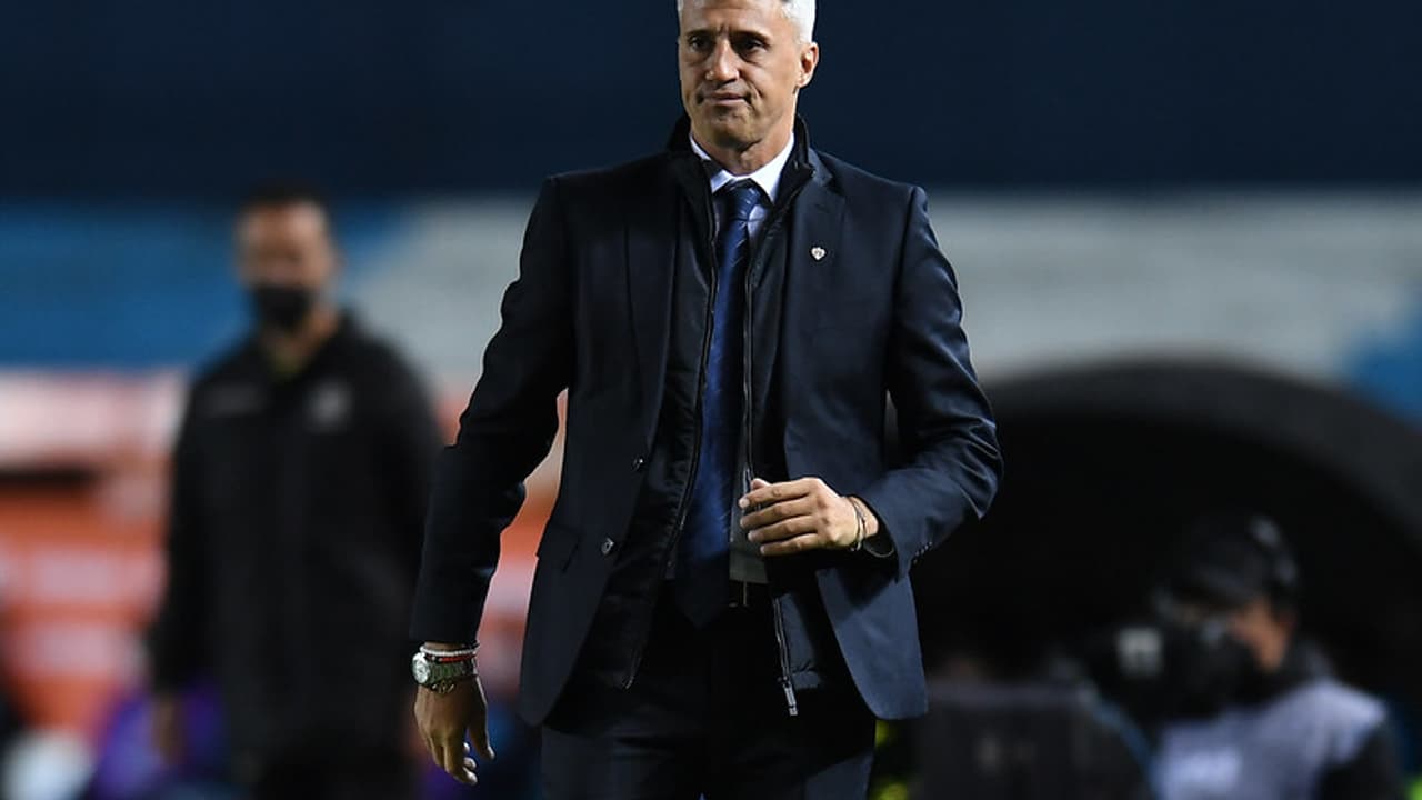 Crespo se diz preocupado com o calendário e faz apelo para a FPF - Lance!