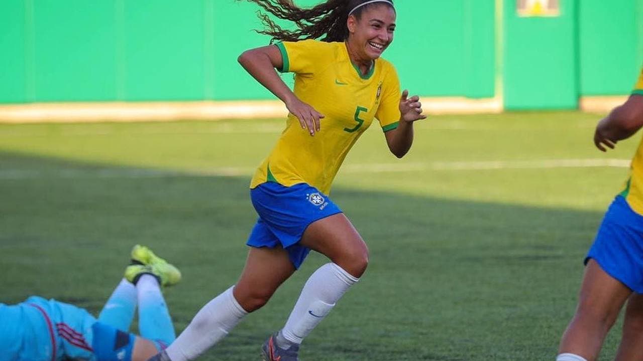 Atuando nos Estados Unidos, Angelina celebra convocação para a Seleção ...