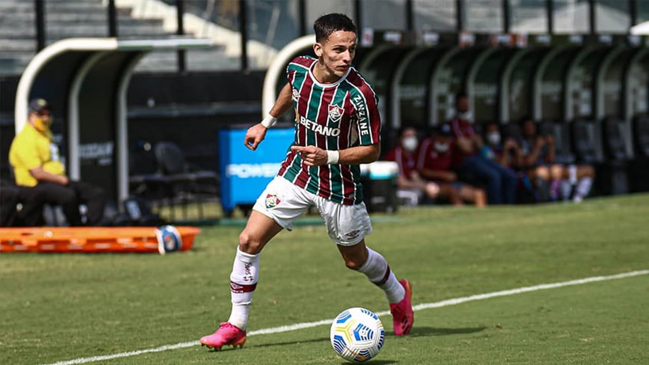 'Extremamente completo', Gabriel Teixeira ganha Roger e cresce para ser ...
