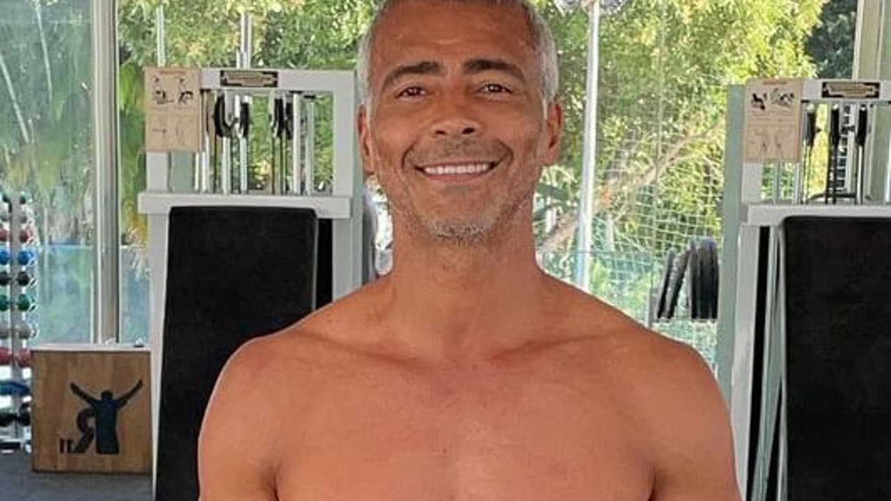 Romário publica foto em academia e impressiona seguidores com forma ...