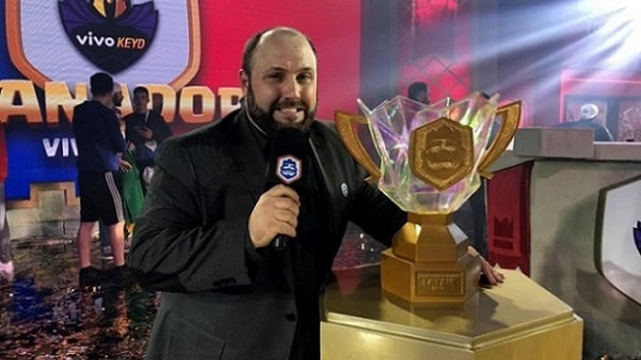 Bruno‌ ‌Clash‌ ‌comemora‌ ‌5‌ ‌anos‌ ‌de‌ ‌profissão‌ ‌como‌ ‌um‌ ‌dos ...