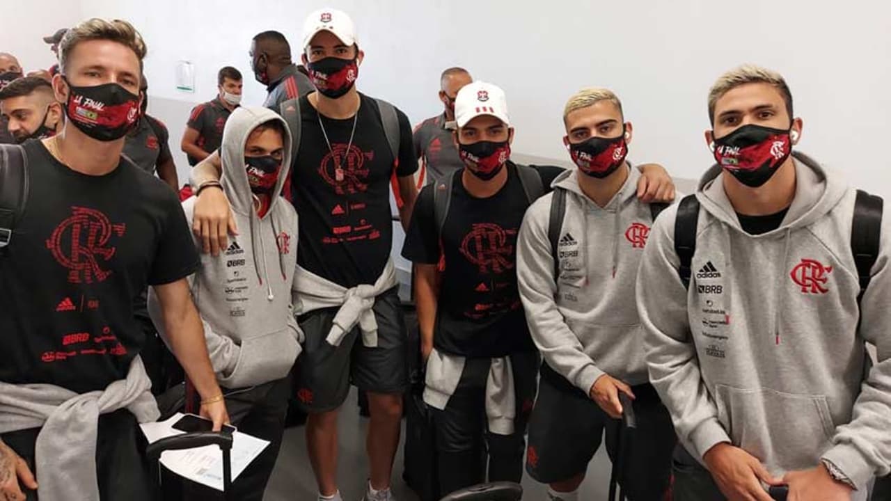 Flamengo chega em Montevidéu para a final da Libertadores: 'Em busca de ...