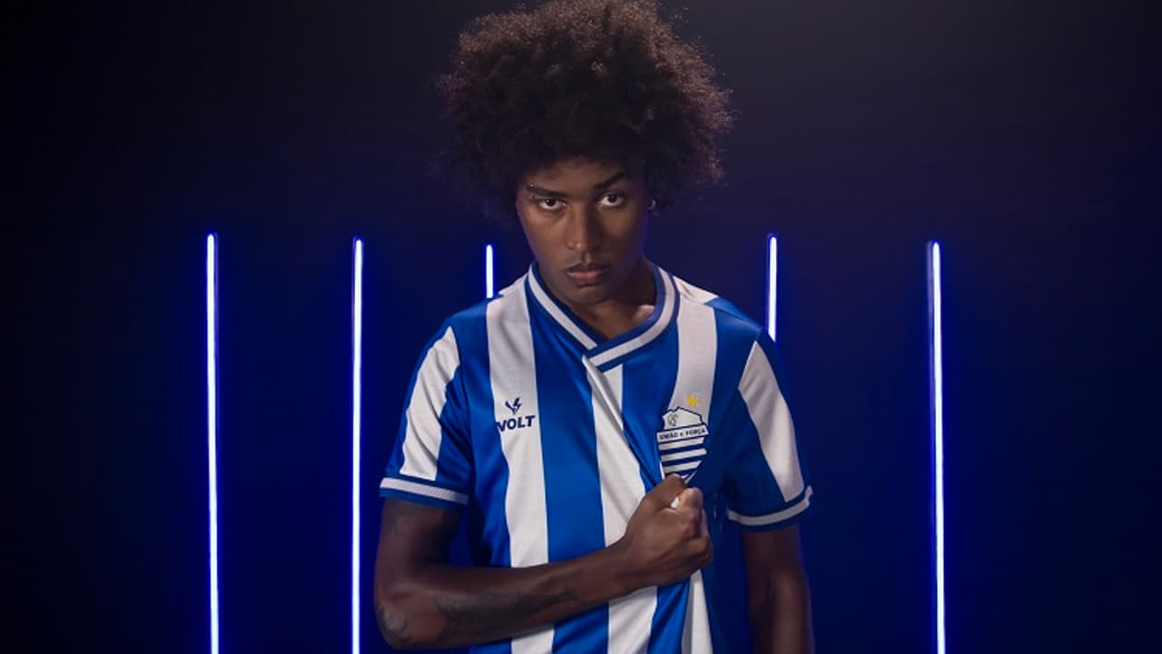 Com colaboração da torcida, CSA lança seu novo uniforme - Lance!