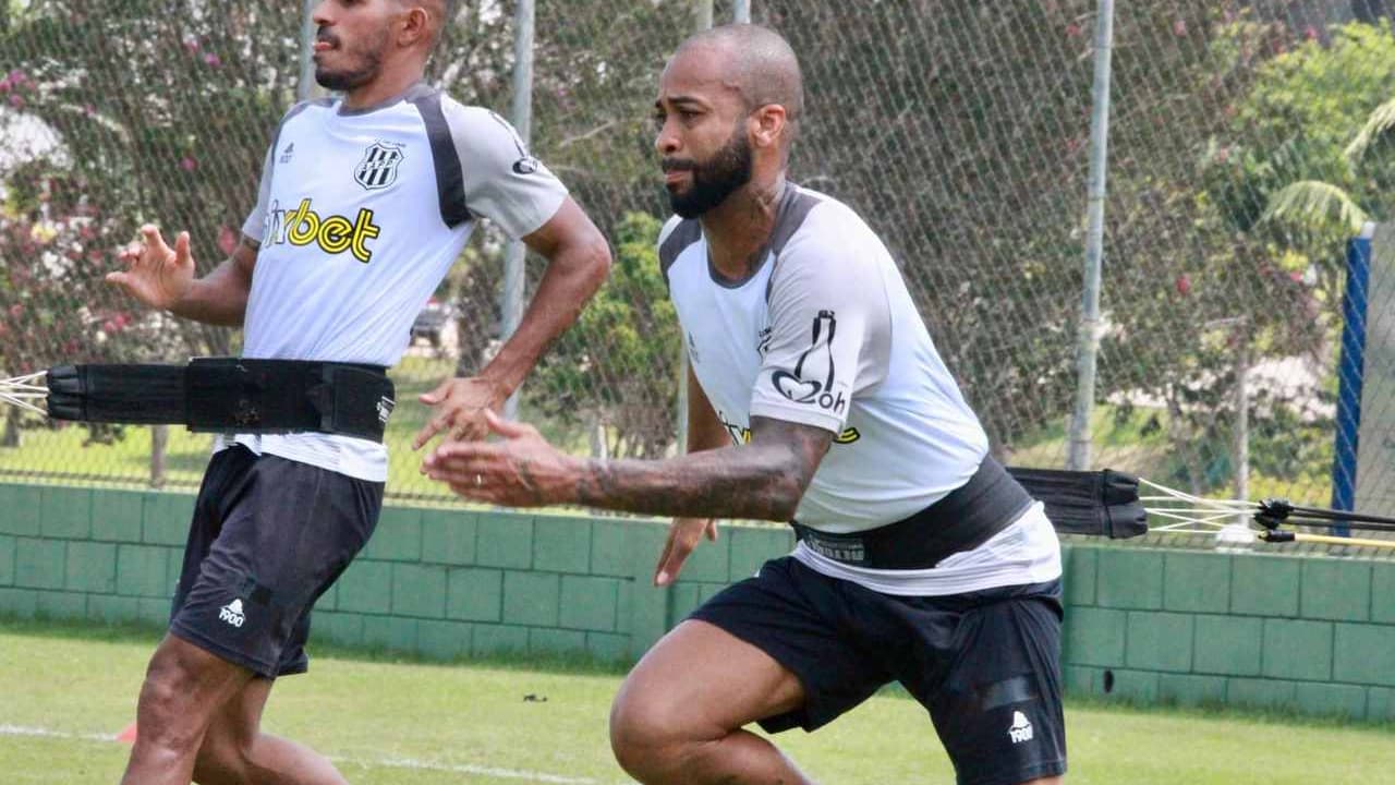 Após sete meses parado, Wesley, ex-Palmeiras, São Paulo e Santos, se ...