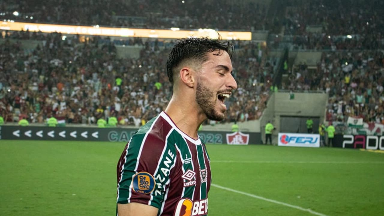 Martinelli chega a 100 jogos pelo profissional do Fluminense - Lance!