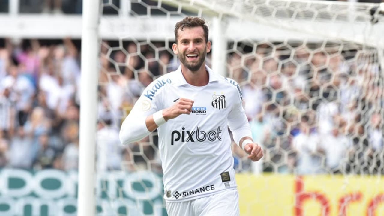 Léo Baptistão destaca garra do Santos, mas espera mais na quarta - Lance!