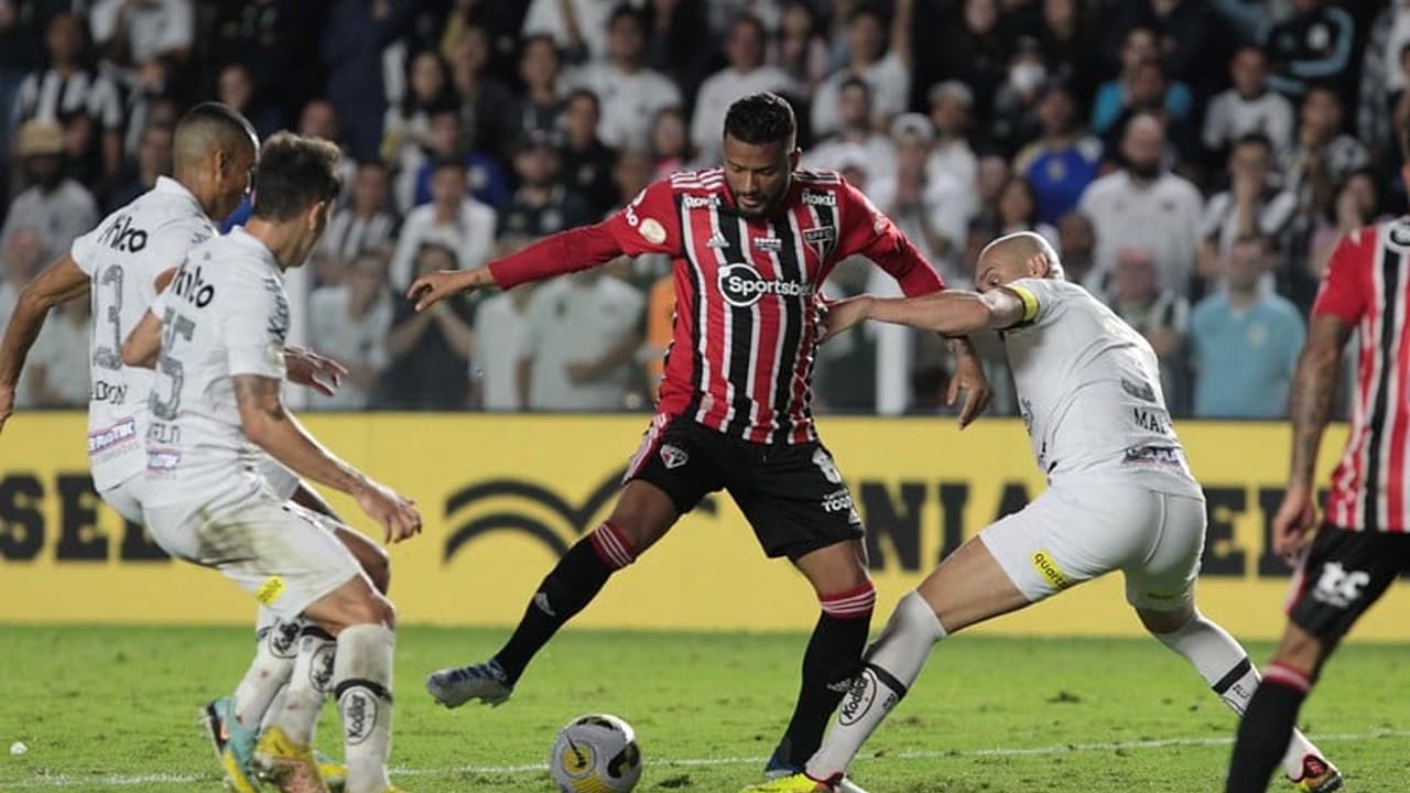 Símbolo do São Paulo atual, Reinaldo aceita 'aumento modesto' para ...