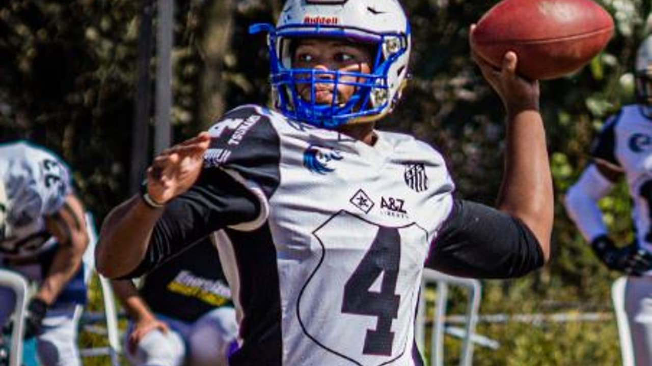 Santos Tsnumai contrata quarterback haitiano Keegan McCormack - Lance!