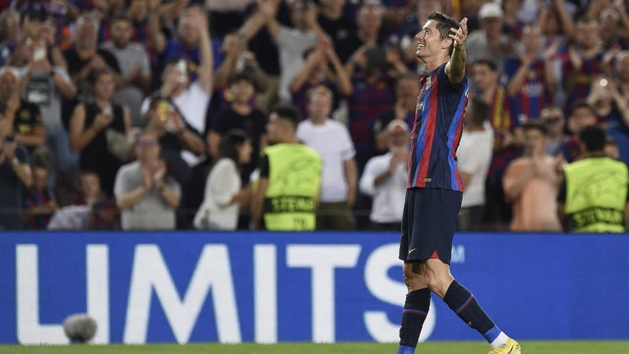 Lewandowski dá show com hat-trick, e Barcelona goleia em estreia na ...