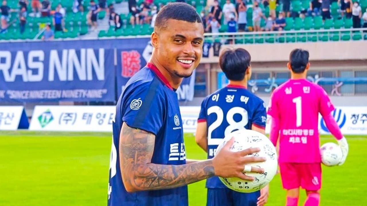 Zagueiro Yan Victor fala sobre sequência e carinho da torcida sul ...