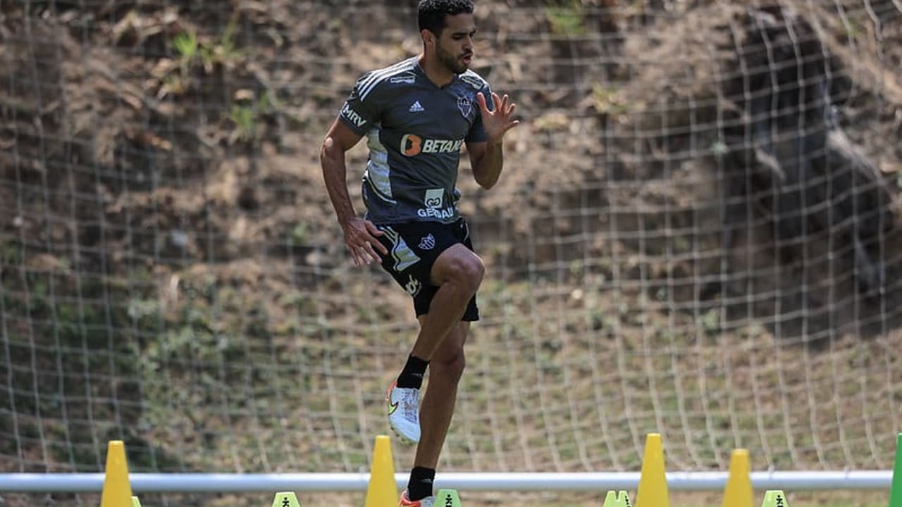 Kardec passa por cirurgia no Atlético-MG: 'foco na recuperação total'