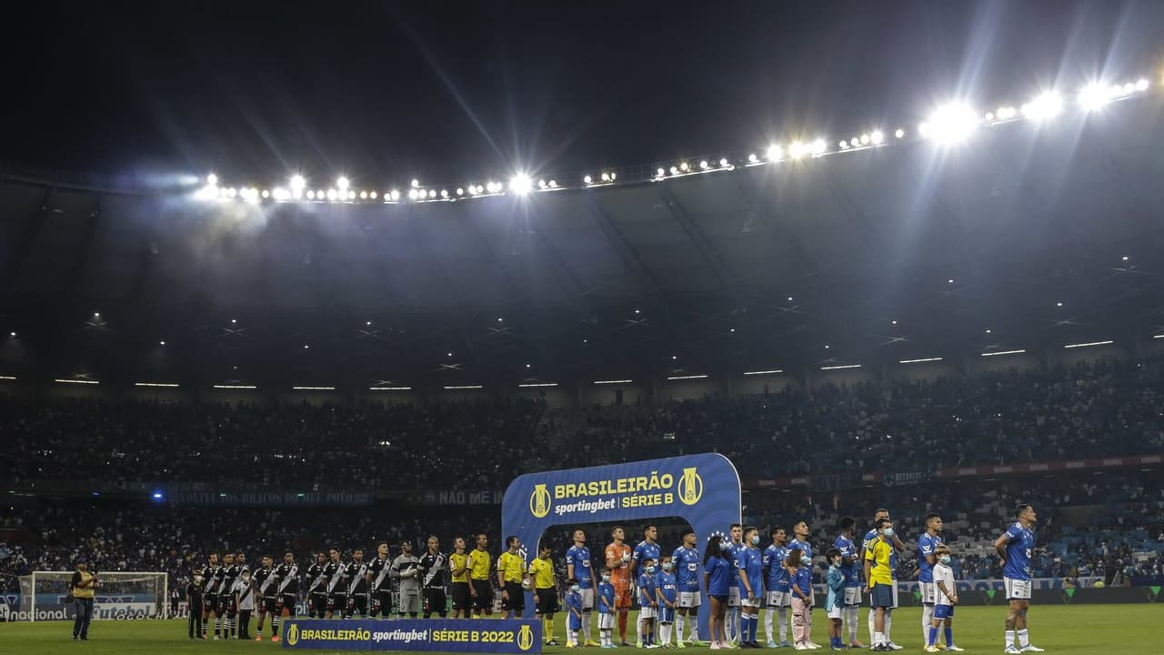 Vascaínos perdem a paciência com titular: 'Caiu muito nos últimos jogos' - Lance!
