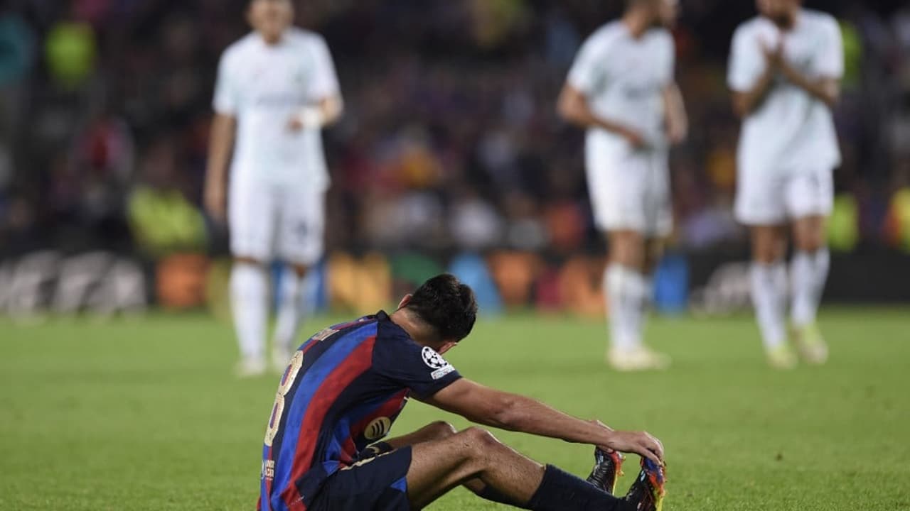 Web não perdoa eliminação do Barcelona na Champions League: 'Messi ...