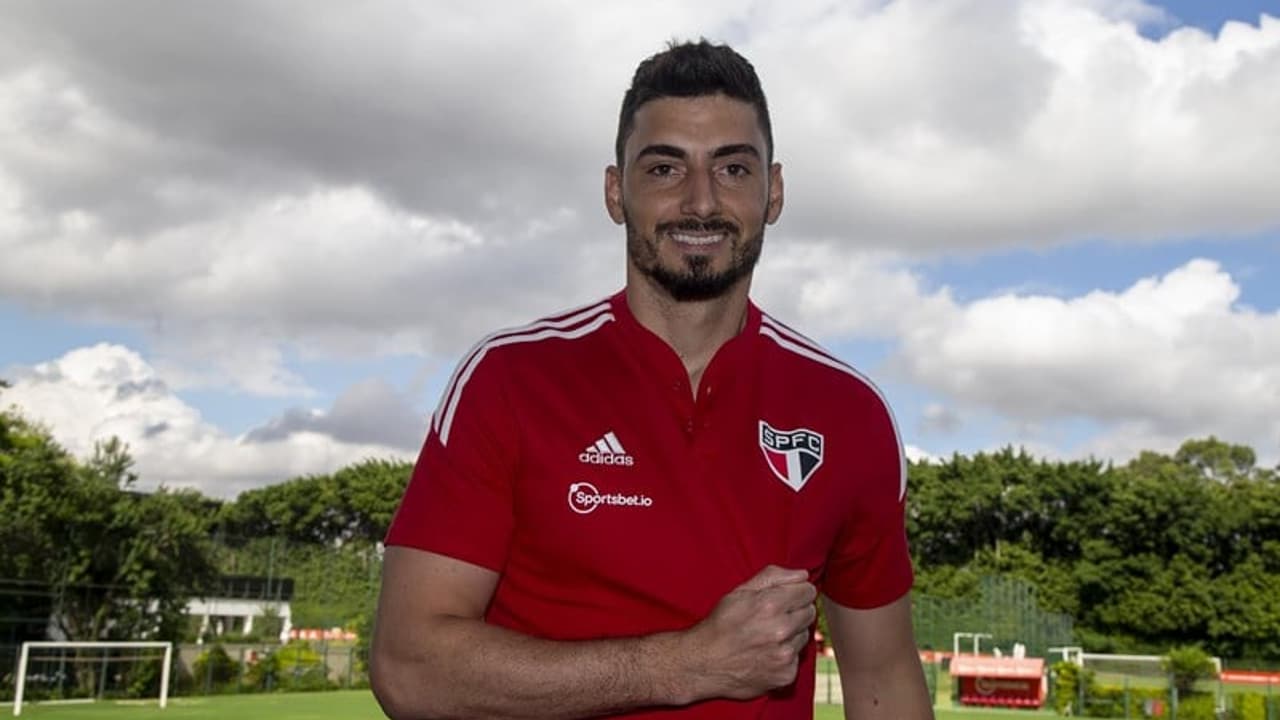 'É a missão da minha vida', define novo goleiro do São Paulo em sua ...
