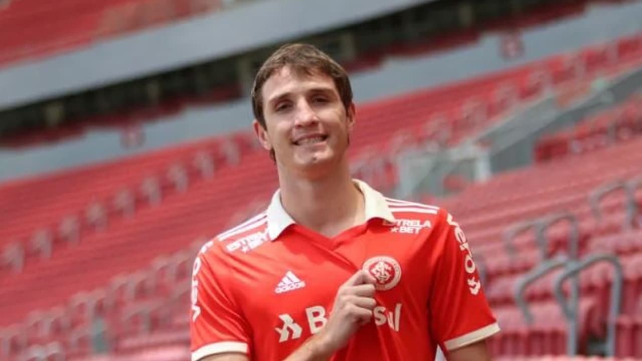 Mário Fernandes é apresentado pelo Internacional - Lance!