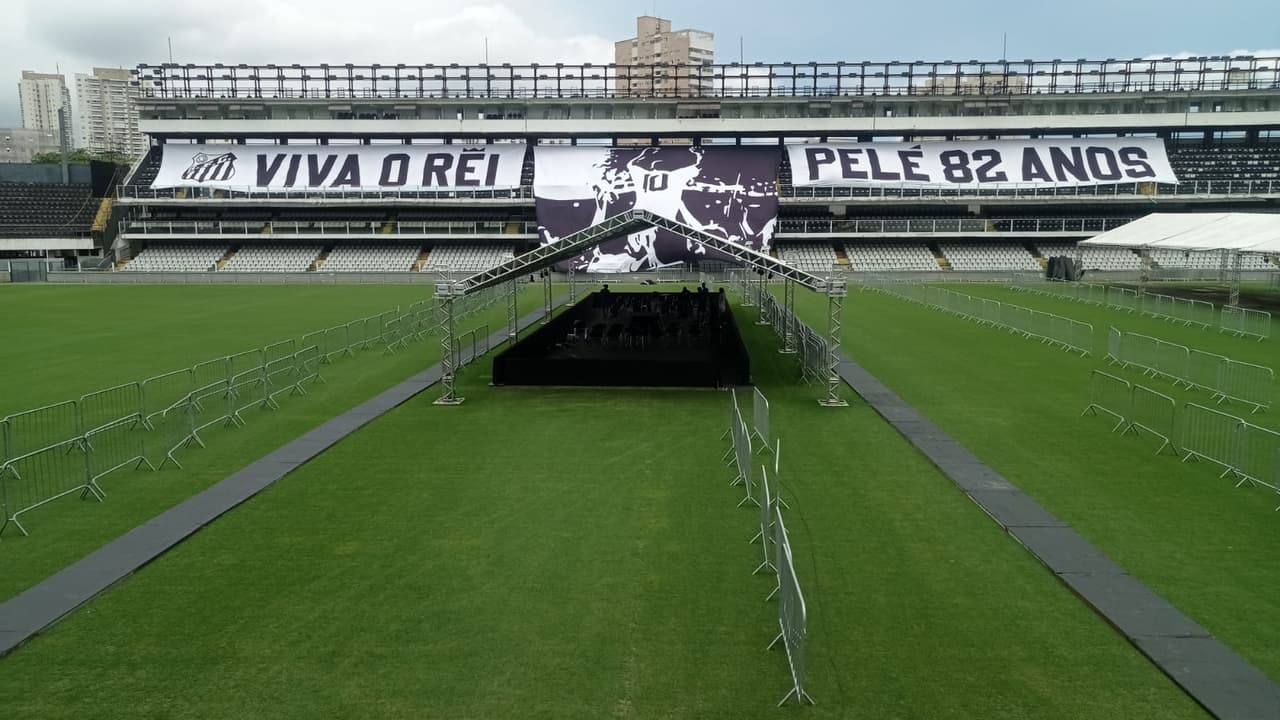 Corpo de Pelé foi embalsamado para que velório possa ocorrer dias após ...