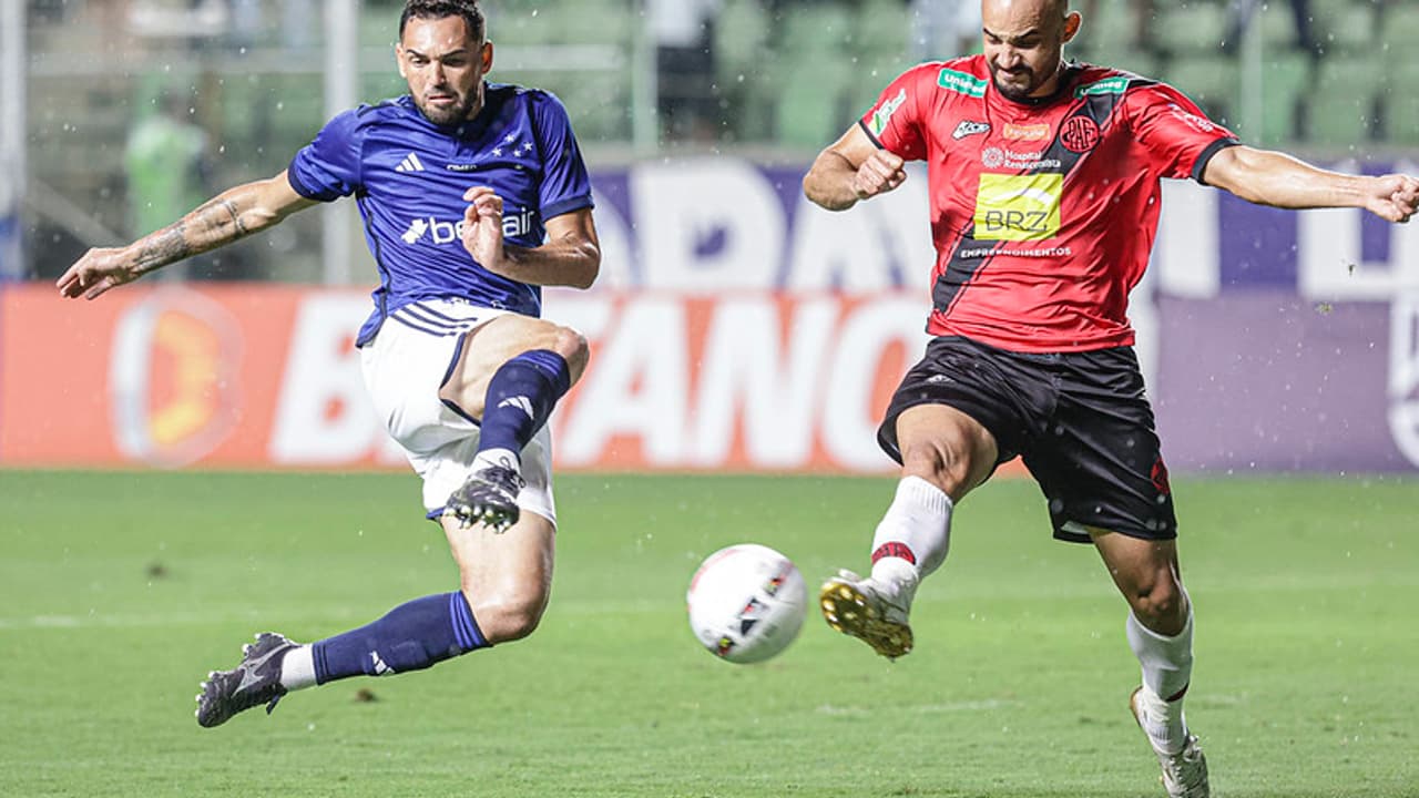Gilberto é a esperança de gols do Cruzeiro no clássico contra o ...