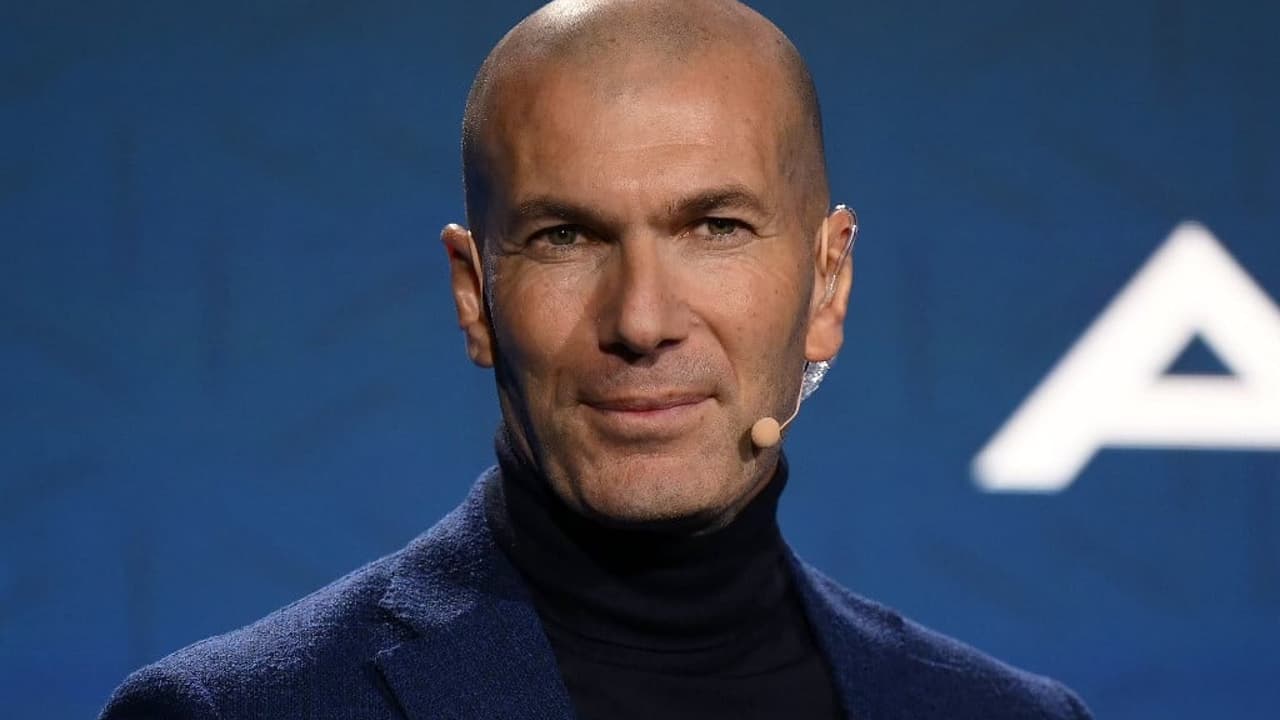Zidane quebra o silêncio e admite interesse em comandar seleção
