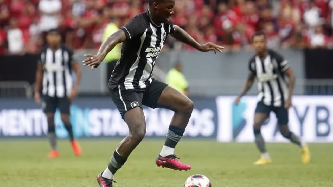 Patrick de Paula, do Botafogo, passa por cirurgia após lesão no joelho ...
