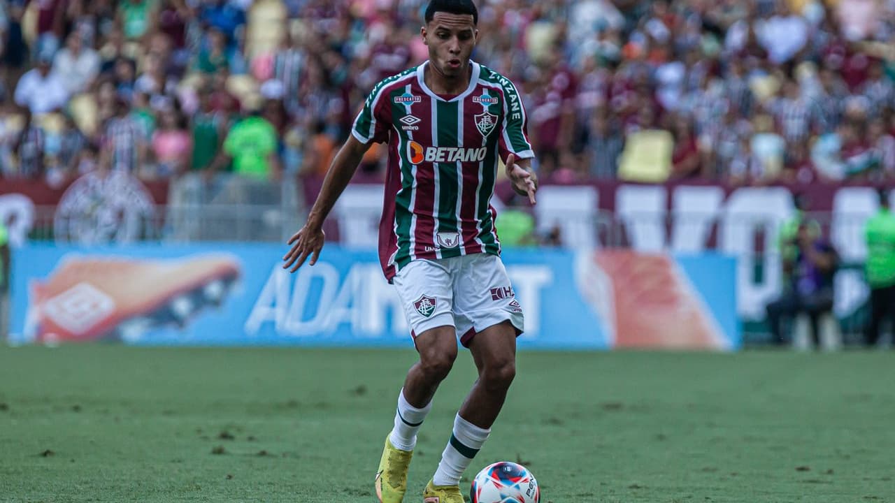 Alexsander tem lesão confirmada e meia desfalca o Fluminense por longo ...
