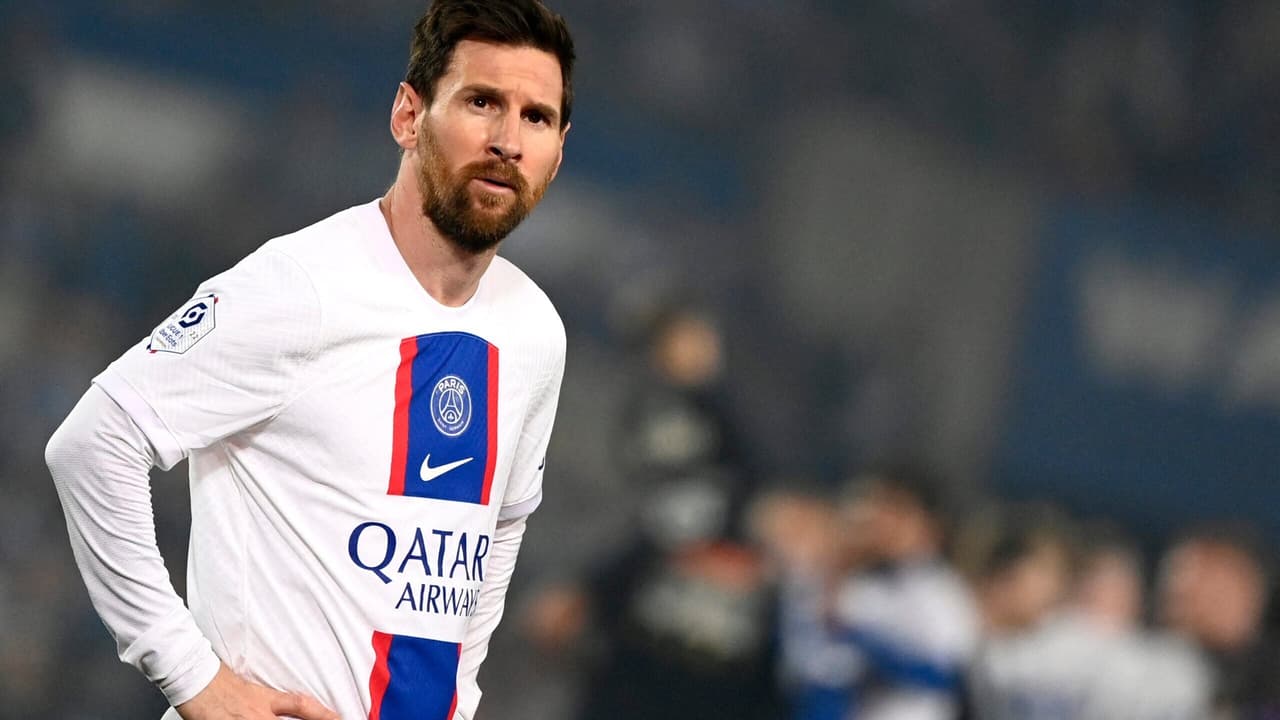 Com título francês, Messi se iguala a Daniel Alves e se torna o maior ...