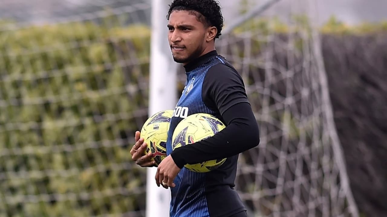 Quem é Éderson, escolhido por Ancelotti após corte de Wesley?